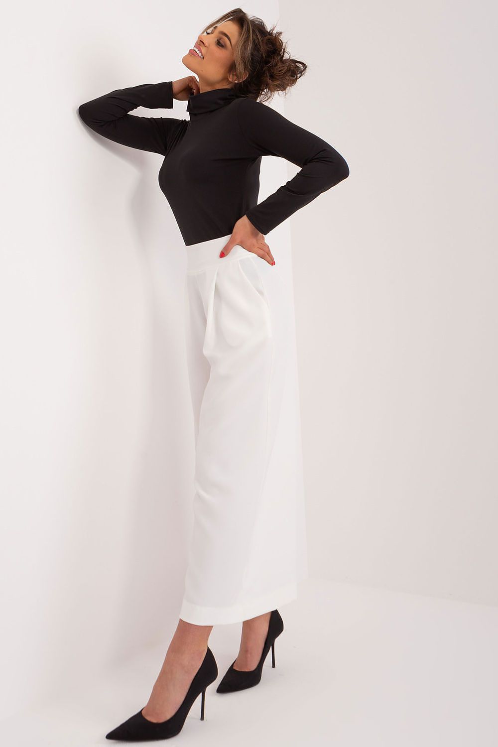 Women trousers model 192505 Italy Moda Pants, Trousers, Shorts ...