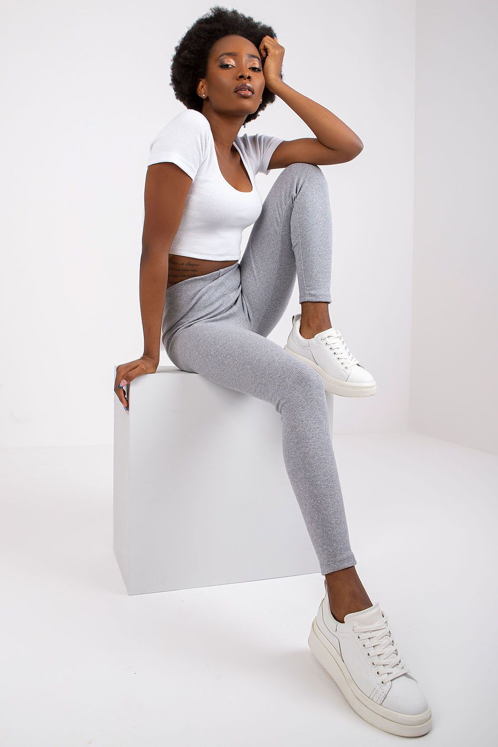 Long leggings model 180886 Rue Paris Leggings Wholesale Clothing Matterhorn